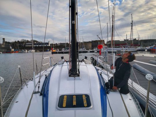 Stellen Sie Ihren Mast wie ein Profi in 3 Schritten ein