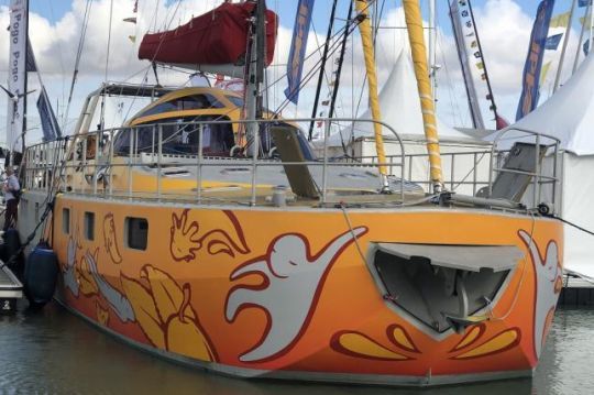 Mirabelle 16, eine außergewöhnliche Scow aus Aluminium für komfortables ...