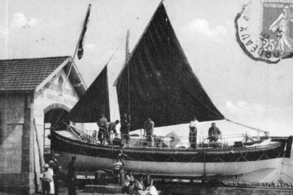 Wann entstanden Rettungsboote und -gesellschaften?