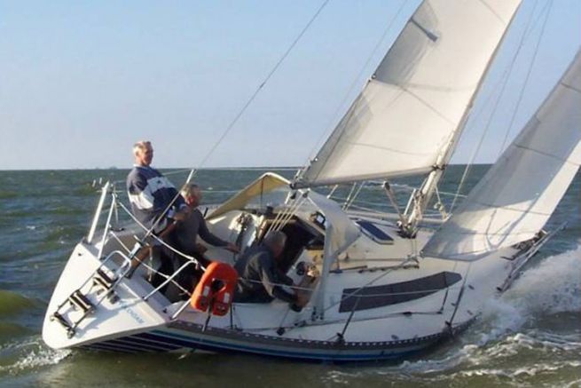 Jeanneau Rush, ein kaiserliches Aufwindsegelboot